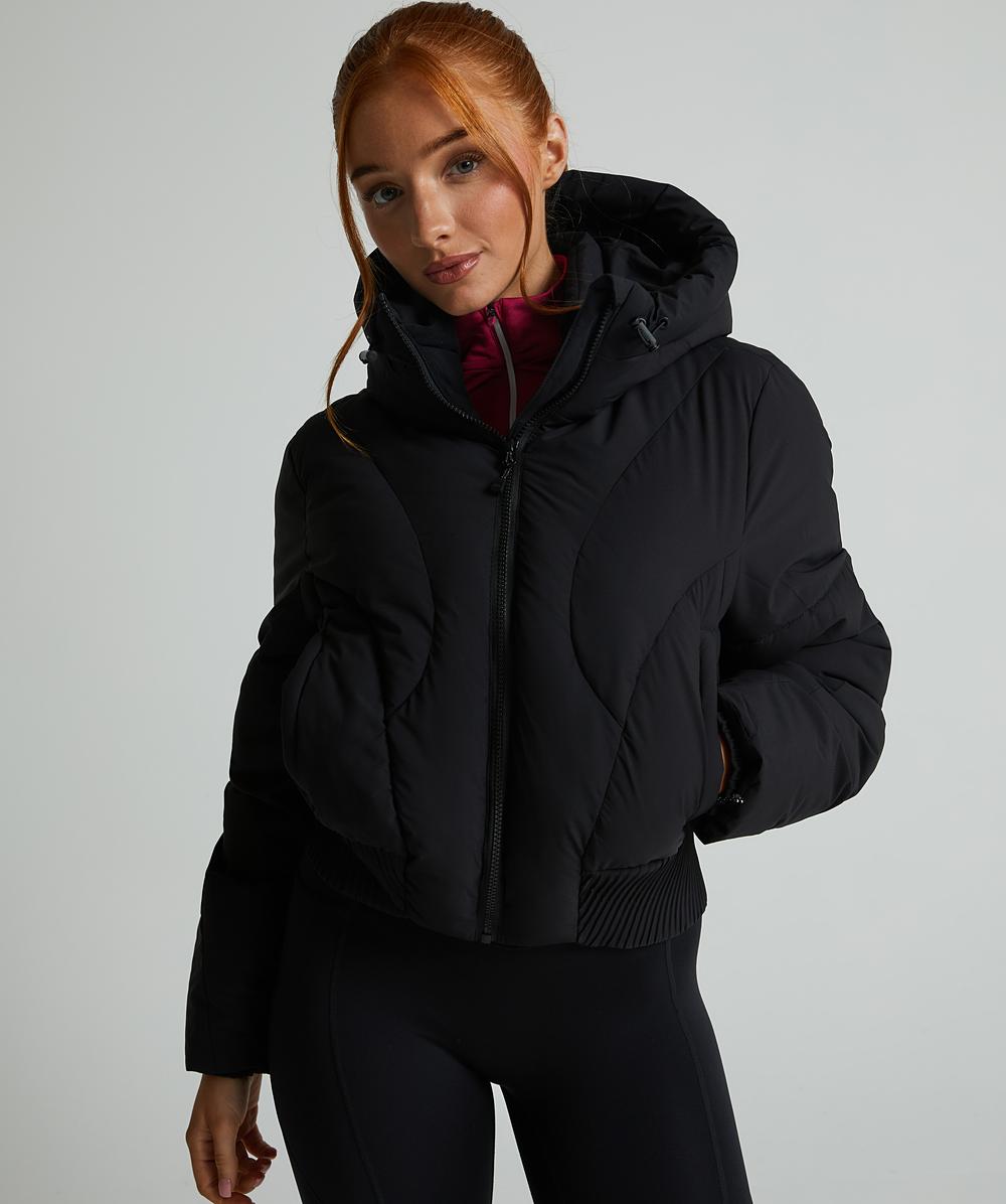 Womens Embrace Puffer Jacket | Jet Black | Monterrain